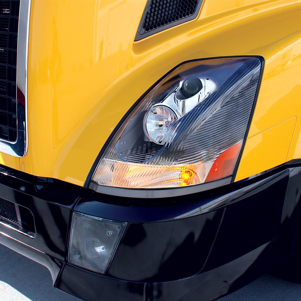 VOLVO VNL HEADLIGHT 2004-2017 (CHROME HOUSING) - LEFT SIDE | Lynn Truck ...